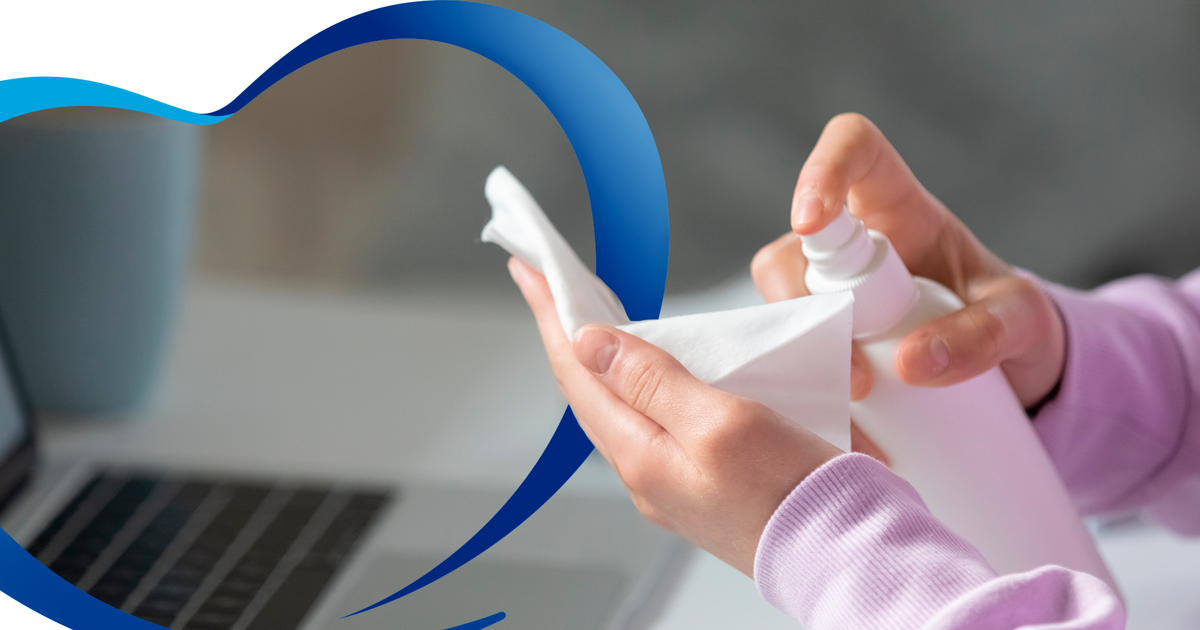 Cómo limpiar el teclado de una computadora, pantalla y mouse. - Regio®